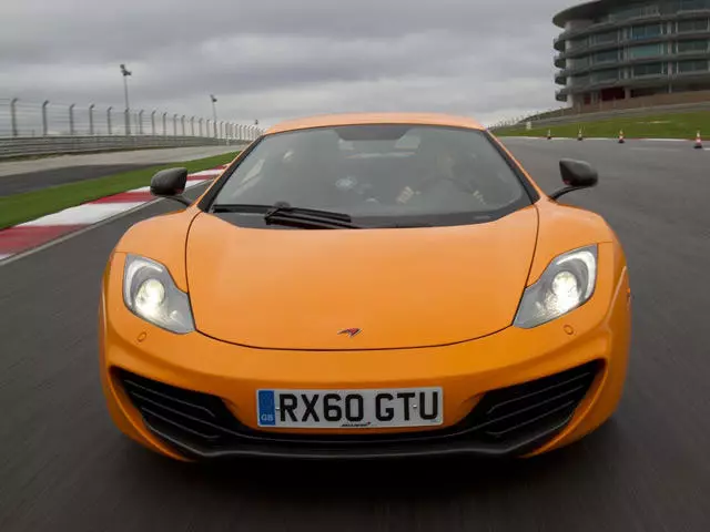 Ҳисобот: McLaren Lamborghini-ро бо ду модели нав даъват мекунад 50733_1