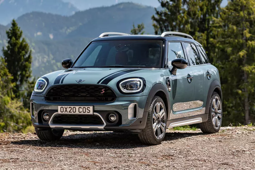 ឆ្នាំ 2021-2022 Mini Cooper Countryman Front Angle View