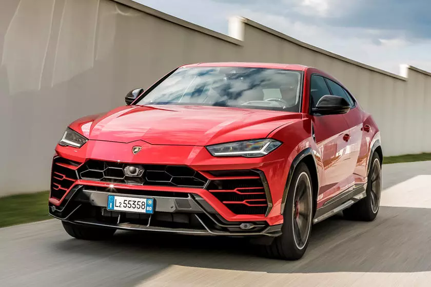 2019-2021 Lamborghini Urus Front View Driving