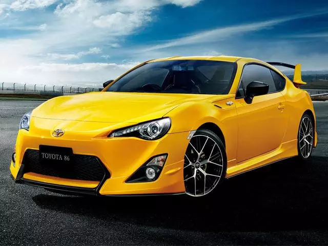 Toyota's New Yellow Limited dia fiara iray mahafinaritra izay tsy ho azonao mihitsy 50915_1