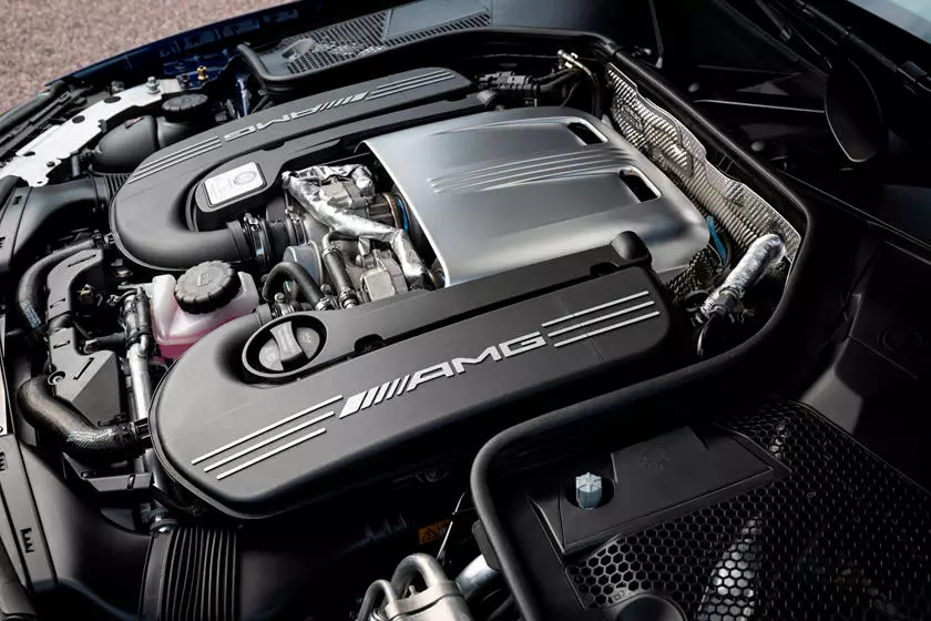 2019-2021 Mercedes-AMG C63 sedana dzinējs