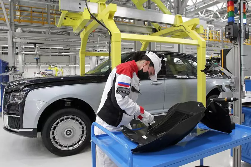 Руската реплика на Rolls-Royce е подготвена да се тркала 51136_2