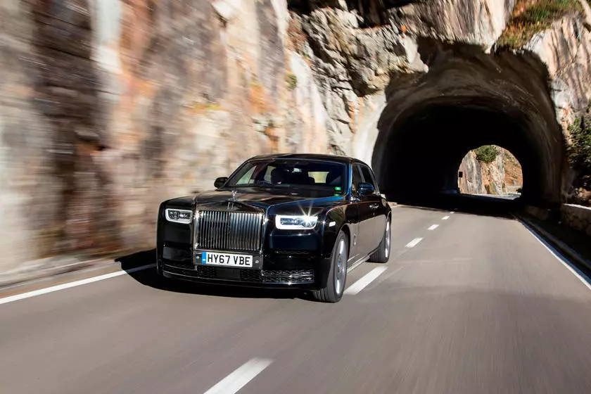 2018-2021 Rolls-Royce Phantom Front View Driving