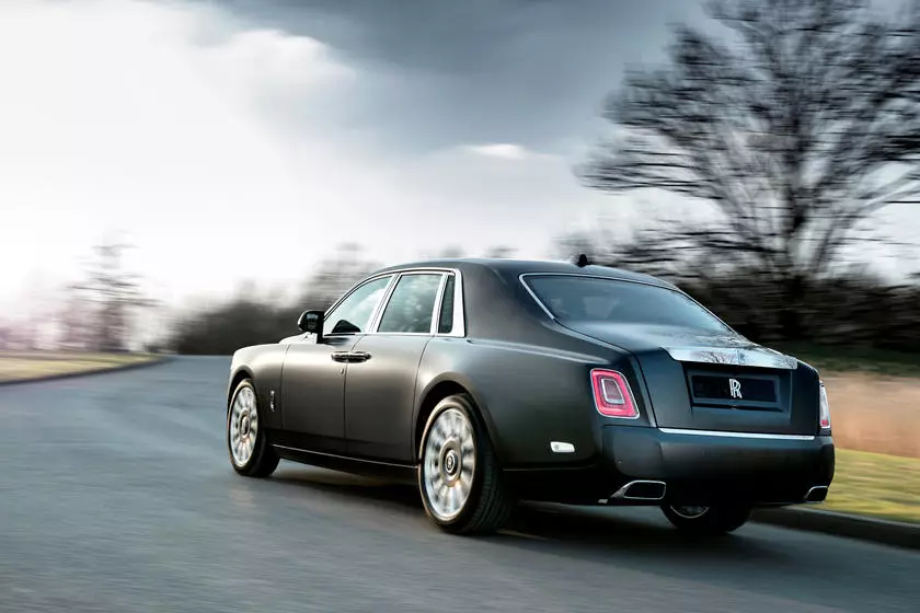 2018-2021 Rolls-Royce Phantom vista posteriore di guida