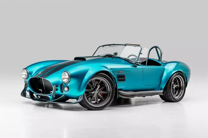 La kulan Shelby Cobra ee Korontada oo leh Waxqabadka Dilalka Gaadhiga 51296_8