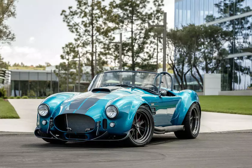 Zute igwe eletrik Shelby Cobra na arụmọrụ hypercar 51296_9