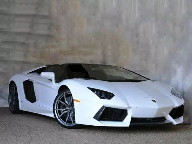 Nalezení tohoto ukradeného Lamborghini Aventador Roadster vám vynese 100 000 $ 51467_1