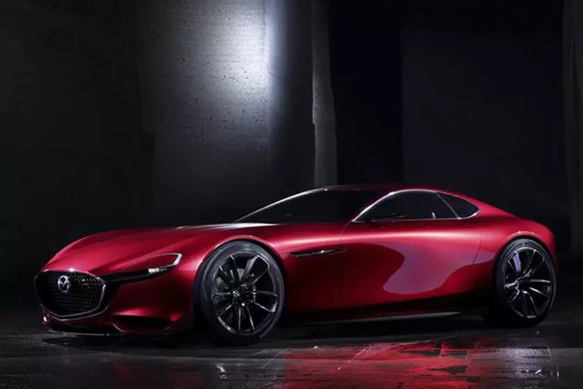 Mazda казва, че не идва ротация, тихо подава патент, в който твърди друго