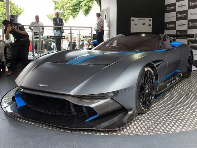 Voivatko tulevien Aston Martinien voimanlähteenä olla Monstrous V12s? 51762_1