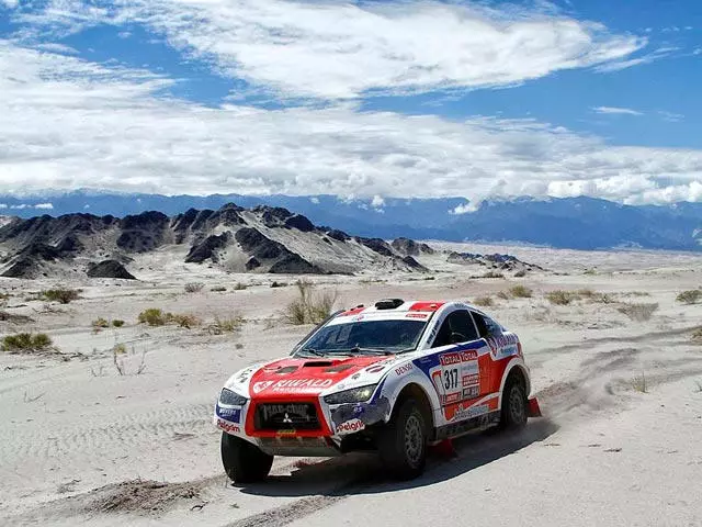 Desde o cuarto lugar Gordon aínda pode soñar con gañar o Dakar 2012 51835_1