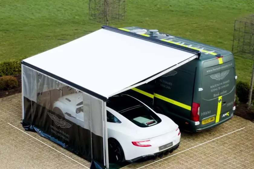 Bheka Le Enhle Kakhulu ye-Aston Martin Service Van 52049_7