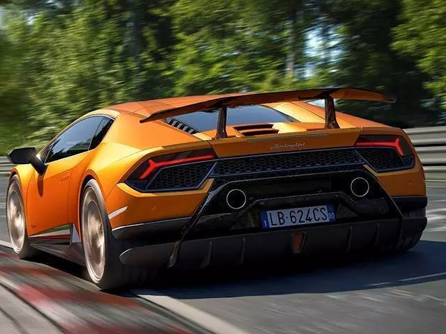 Lamborghini можа стварыць больш хардкорных Huracan Performante 521_1