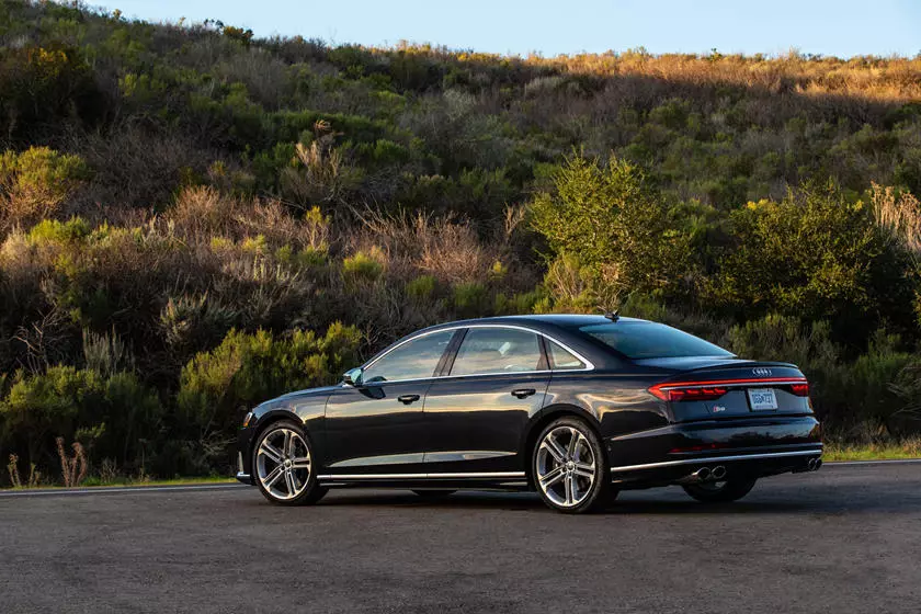 2020-2021 Audi S8 Aft View