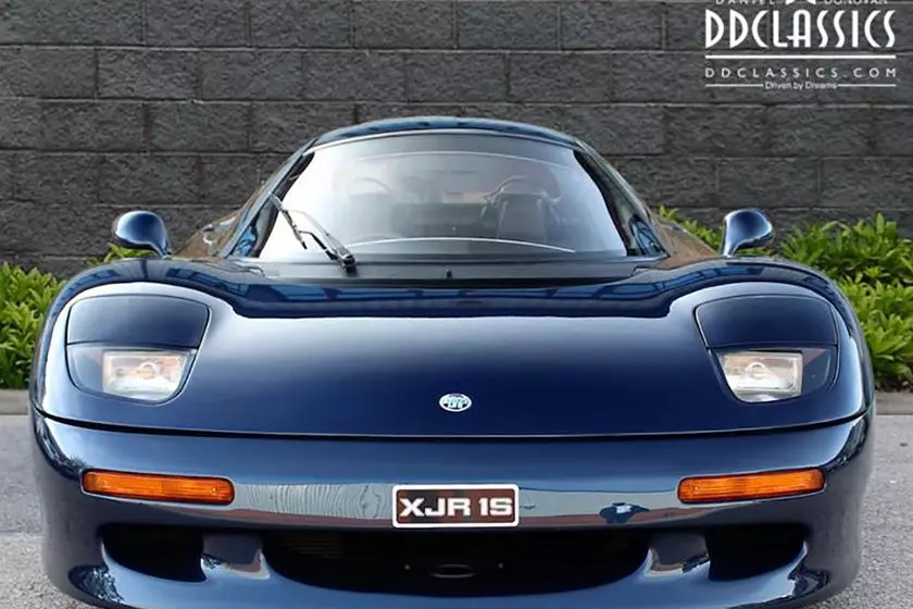 Бул сейрек кездешүүчү Jaguar XJR-15 дүйнөдөгү 53 гана унаанын бири 52261_1