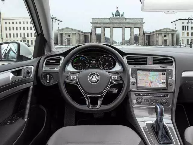 Volkswagen ສະເຫນີພິເສດ e-Golf ສະບັບຈໍາກັດທີ່ເຮັດໃຫ້ມັນລາຄາຖືກກວ່າ 52562_2