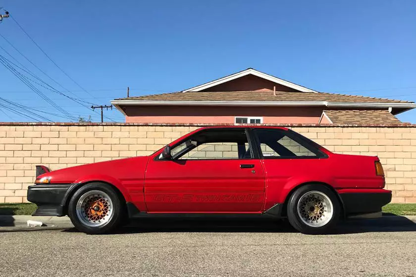 Toyota's Classic AE86 Drift Weapon krijt gloednije OEM-ûnderdielen 52614_7