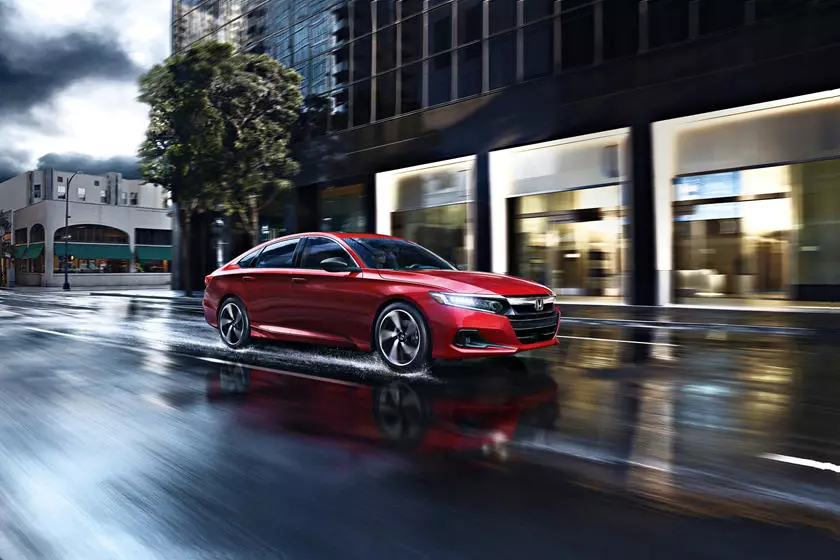 2021 Honda Accord elölnézeti vezetés