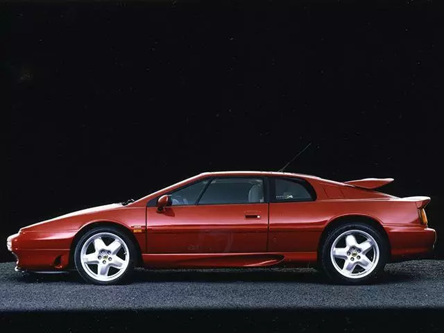 Lotus Esprit Da'da 40: Arag Cusub ee Da' Cusub 52742_2