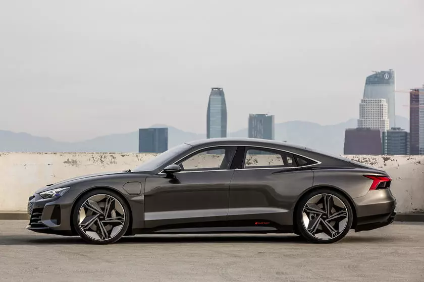 2021 m. Audi e-tron GT šoninis vaizdas