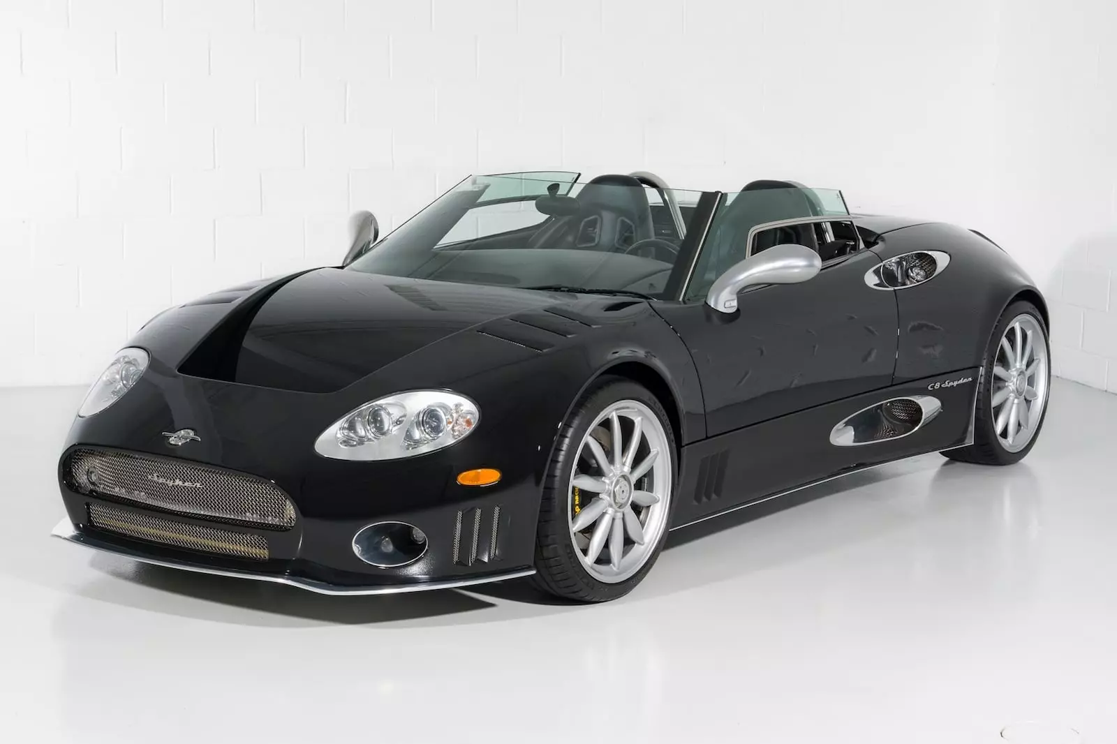 มีสงครามการเสนอราคาสำหรับ Spyker C8 Spyder ที่หายากนี้