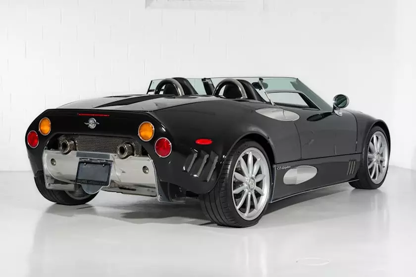 Il y a une guerre d'enchères pour ce rare Spyker C8 Spyder 5314_2