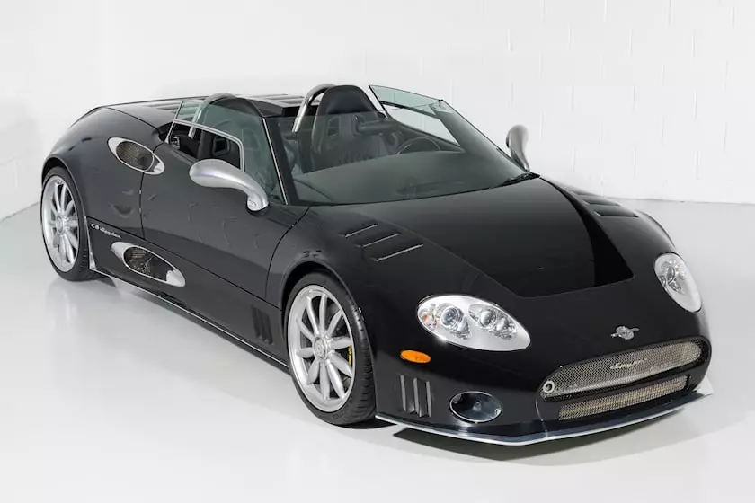 Il y a une guerre d'enchères pour ce rare Spyker C8 Spyder 5314_7