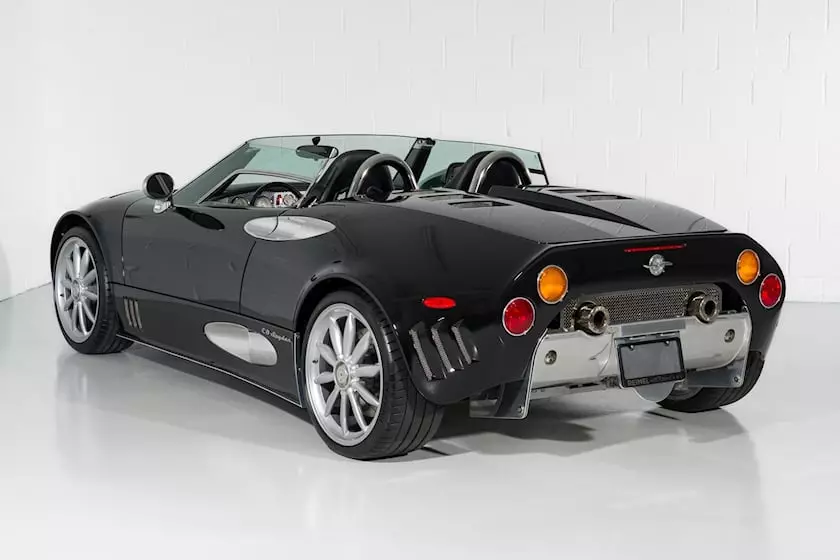 Il y a une guerre d'enchères pour ce rare Spyker C8 Spyder 5314_8