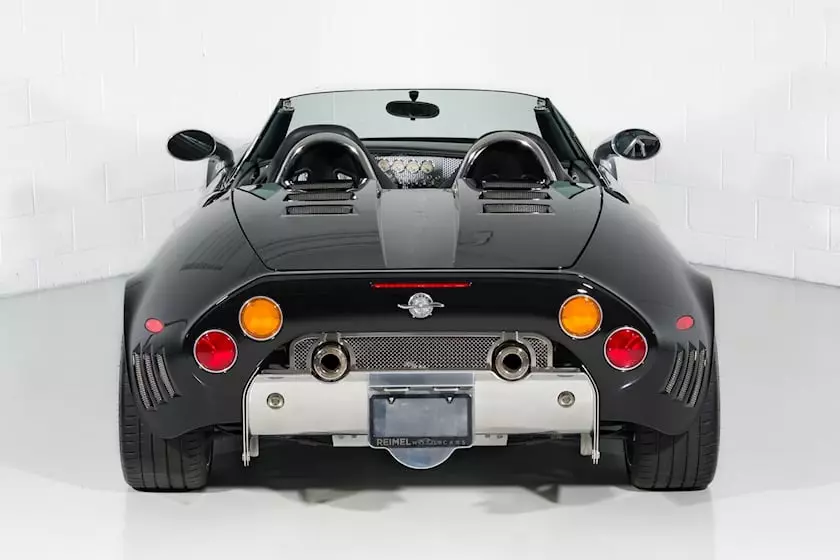 Il y a une guerre d'enchères pour ce rare Spyker C8 Spyder 5314_9