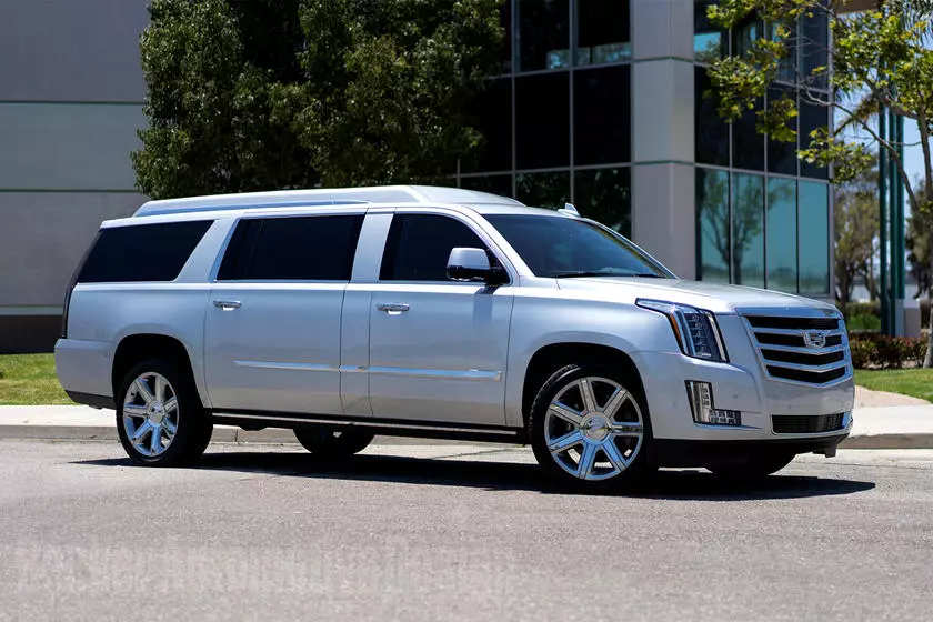 UTom Brady's Cadillac Escalade Limo iyamangalisa njengoko unokucinga 53446_1