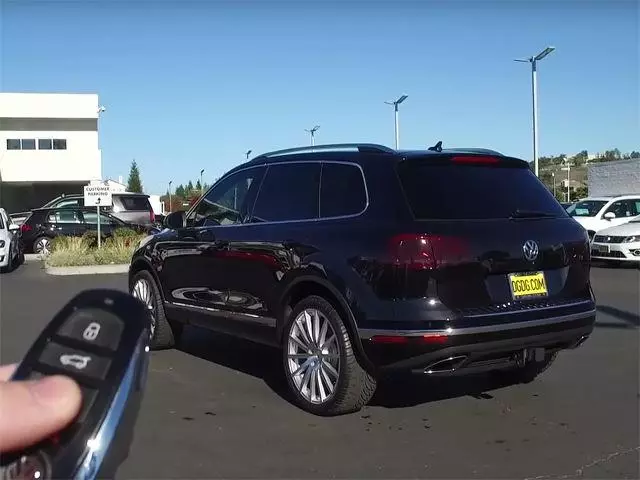 “Volkswagen Touareg” hatda onuň esasy bahasyna-da mynasypmy? 534_1