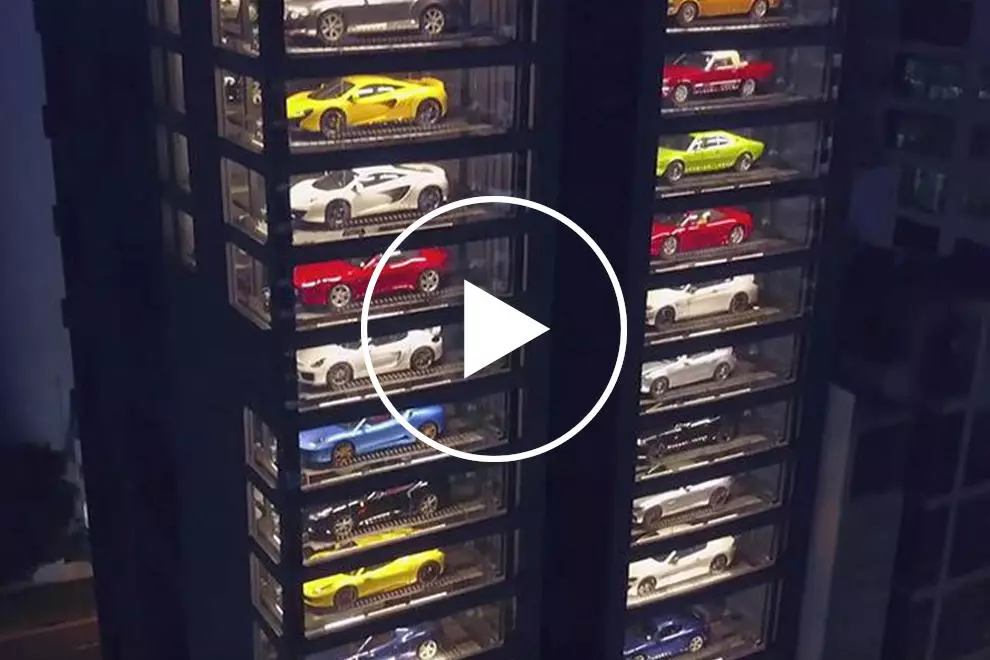 Представителството в Сингапур изгражда 15-етажна машина за продажба на суперавтомобили