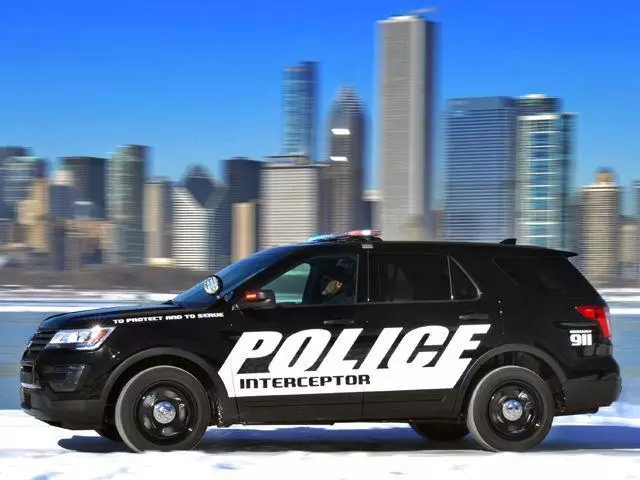 Ar „Ford“ ką tik išleido beveik 40 000 policininkų automobilių? 53958_3