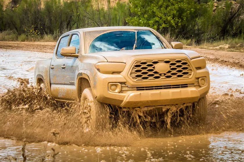 2019-2020 Toyota Tacoma Vorderansicht Fahren