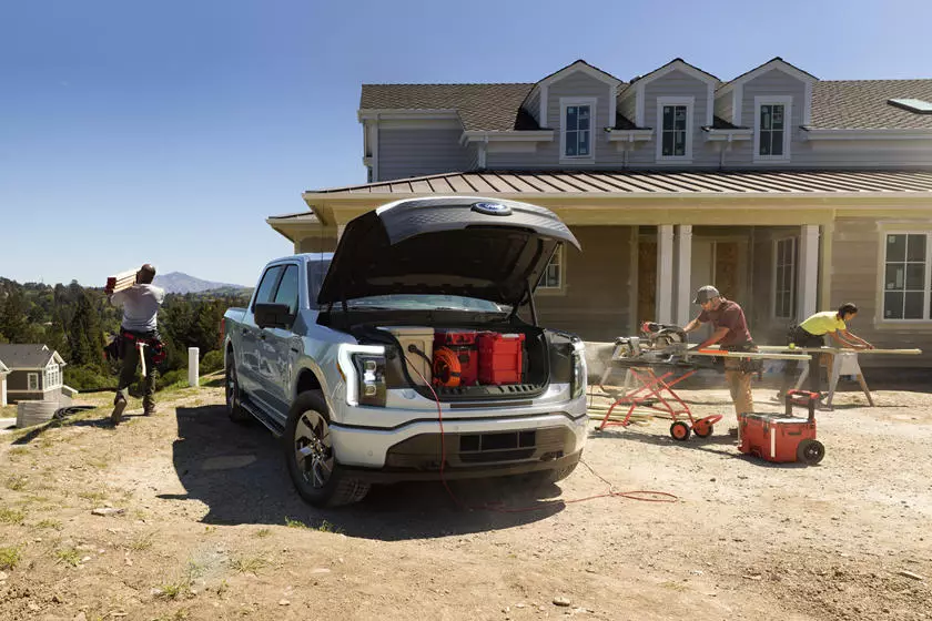 ফোর্ড F-150 লাইটনিংয়ের 9টি সেরা বৈশিষ্ট্য 54230_24