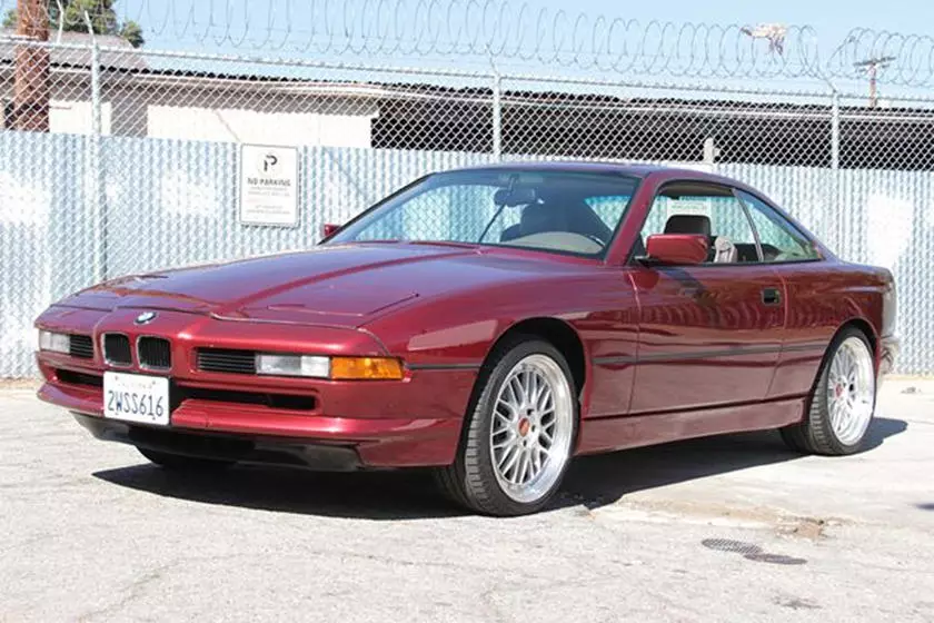 Este maldito BMW 850i 1991 quase perfeito é mais barato do que você esperaria