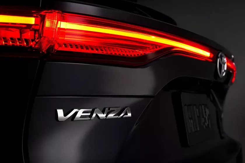 Es ist zurück! Lernen Sie den brandneuen Toyota Venza 2021 kennen 55218_17