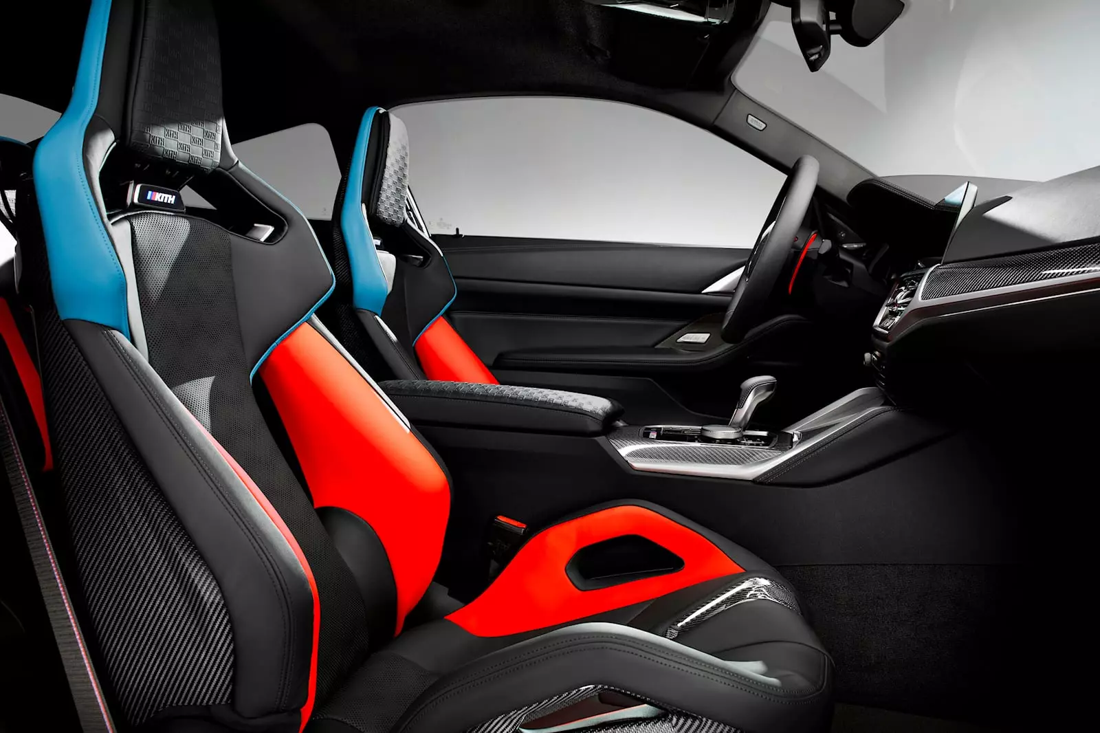 LEAKED: Nije BMW M2 krijt M4's Carbon Bucket Seats