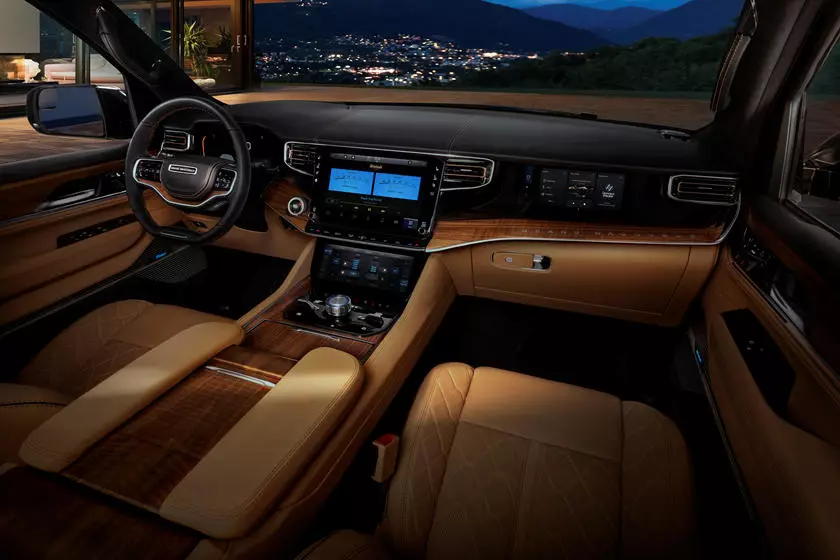 2022 Jeep Grand Wagoneer အတွင်းခန်း ခြုံငုံသုံးသပ်ချက်