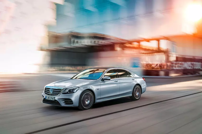 2020 Mercedes-Benz S-Class Hybrid Front View Driving