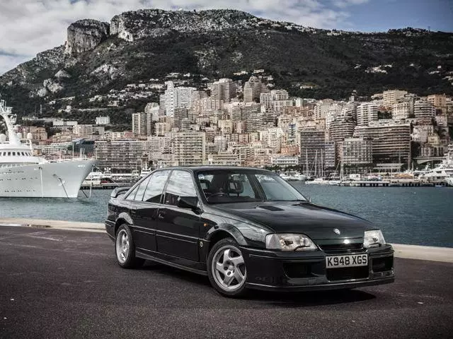 Nnukwu ụgbọ ala Britain nke America tụfuru: Vauxhall Lotus Carlton 55394_1