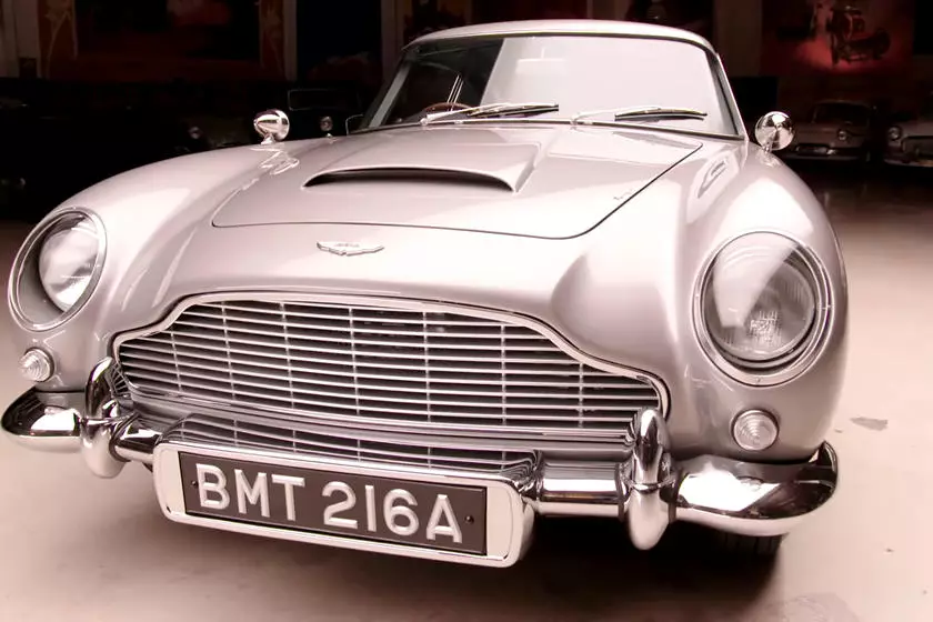 Παρακολουθήστε τον Jay Leno Go James Bond In Aston Martin DB5 Gadget Car 55425_2