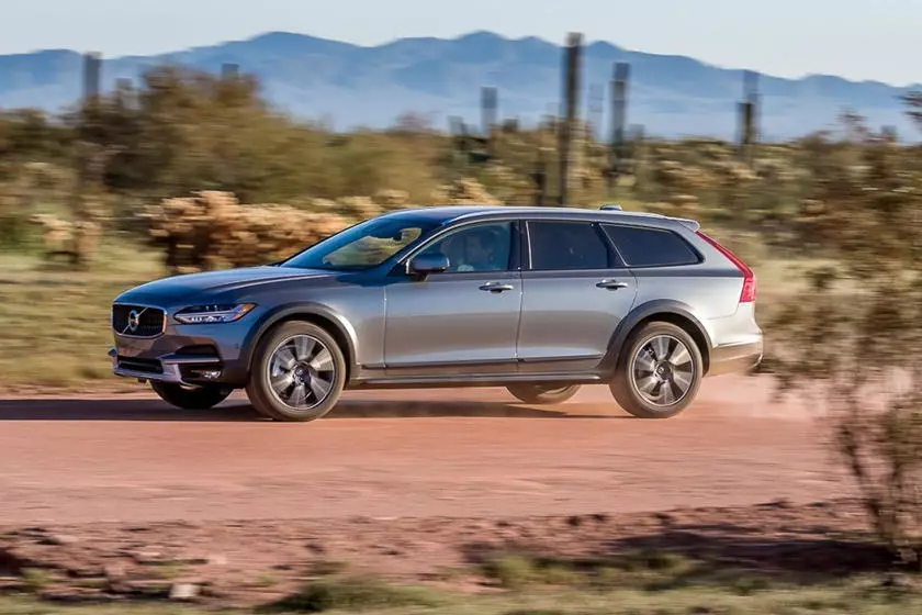 2017-2020 Volvo V90 Cross Country Dräi Véierel Front lénks Dynamic