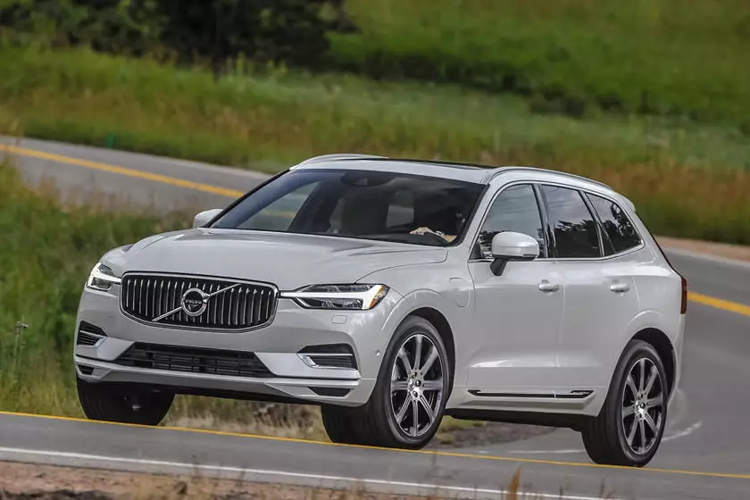 2018-2020 Volvo XC60 Plug-in Hybrid Dräi Véierel Front Links Dynamic