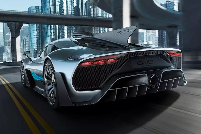 2022 Mercedes-AMG Project ONE, вид сзади, вождение