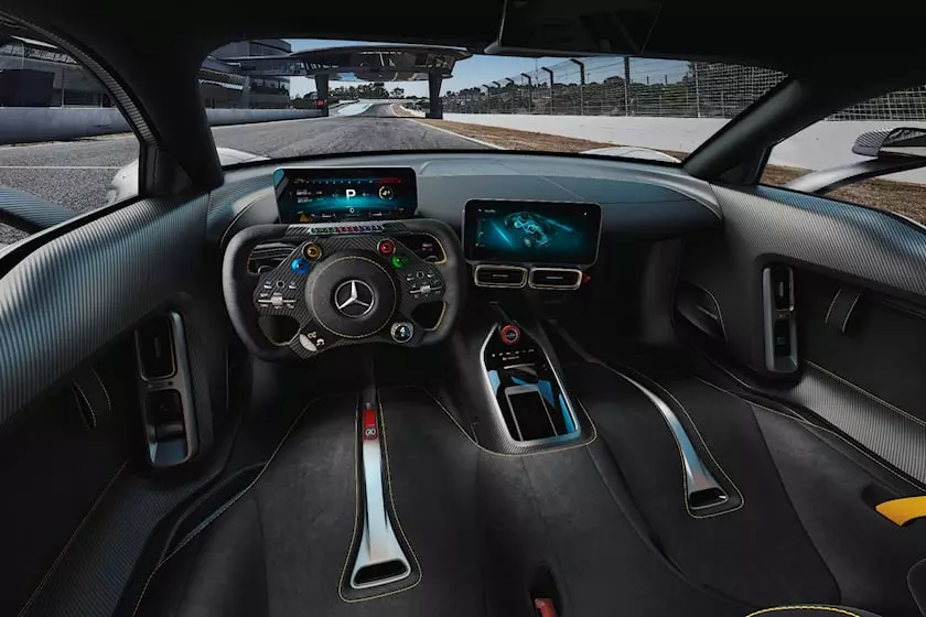 2022 m. „Mercedes-AMG Project ONE“ prietaisų skydelis