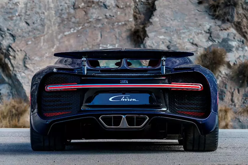 2017-2022 Bugatti Chiron Coupe Հետևի տեսք
