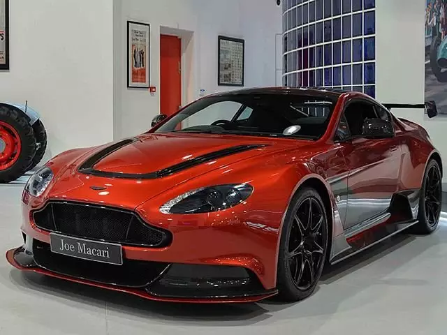 Ин Aston Martin GT12 нисбат ба Vantage нав чор маротиба гаронтар аст 55643_1