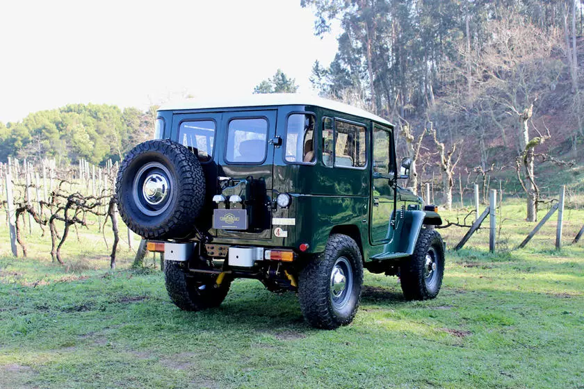 1979 “Toyota Land Cruiser” özüne laýyk “Restomod” alýar 55708_10