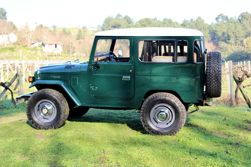 1979 “Toyota Land Cruiser” özüne laýyk “Restomod” alýar 55708_4