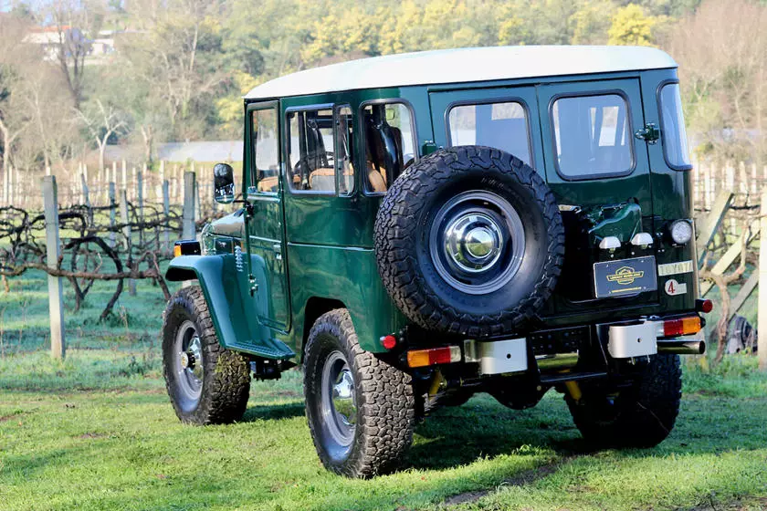 1979 “Toyota Land Cruiser” özüne laýyk “Restomod” alýar 55708_6